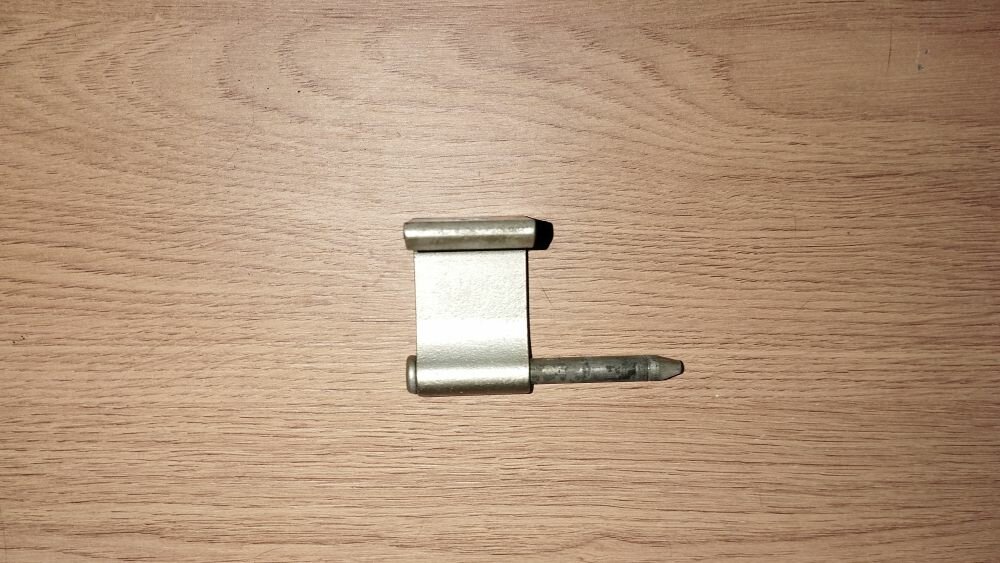 Петля двери багажника Opel Corsa D 13182523