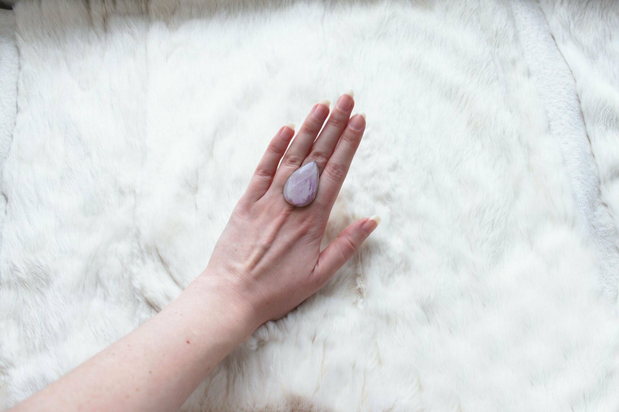 Кольцо, кунцит