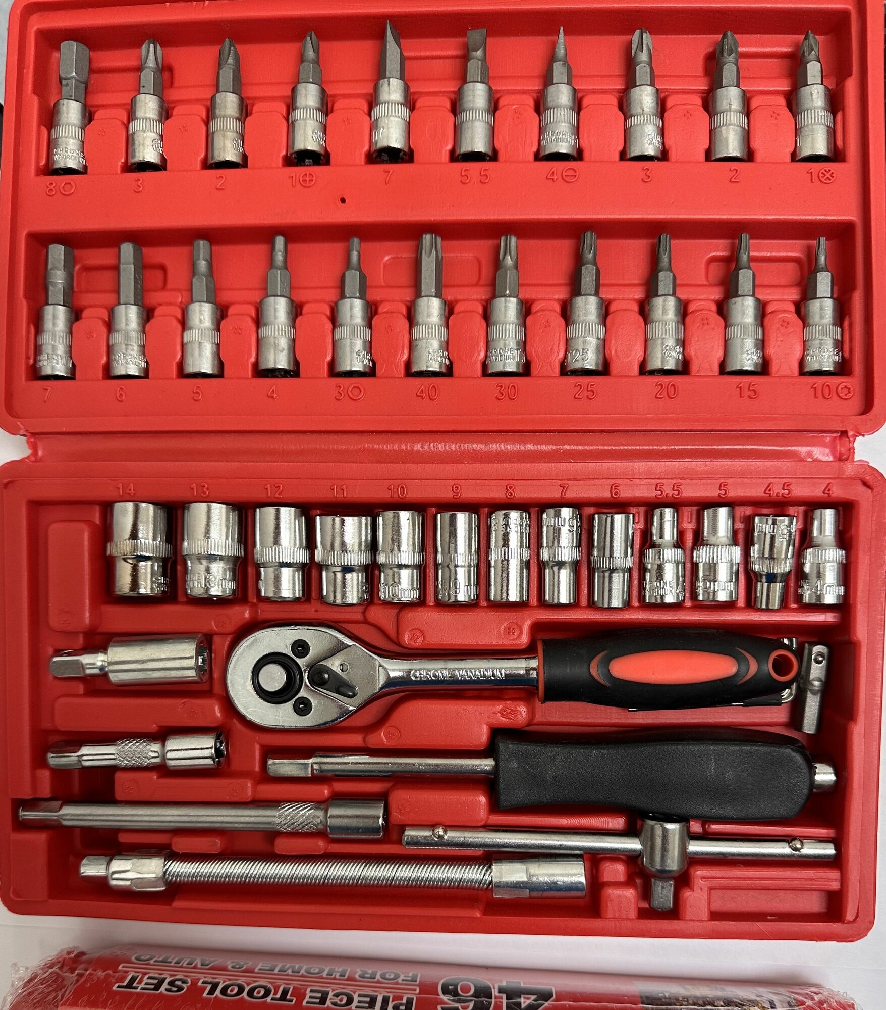 Универсальный набор головок с трещеткой