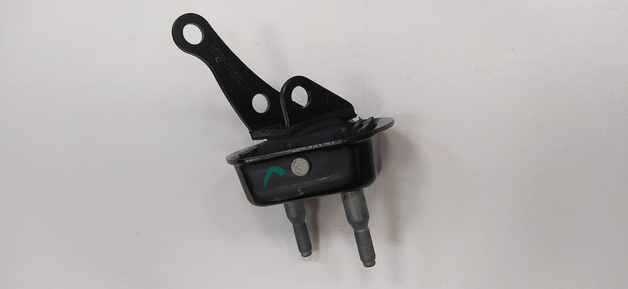 Опора балки левая (M10) Dongfeng H30 Cross [1.6 16V 5MT хетчбэк] 4954100