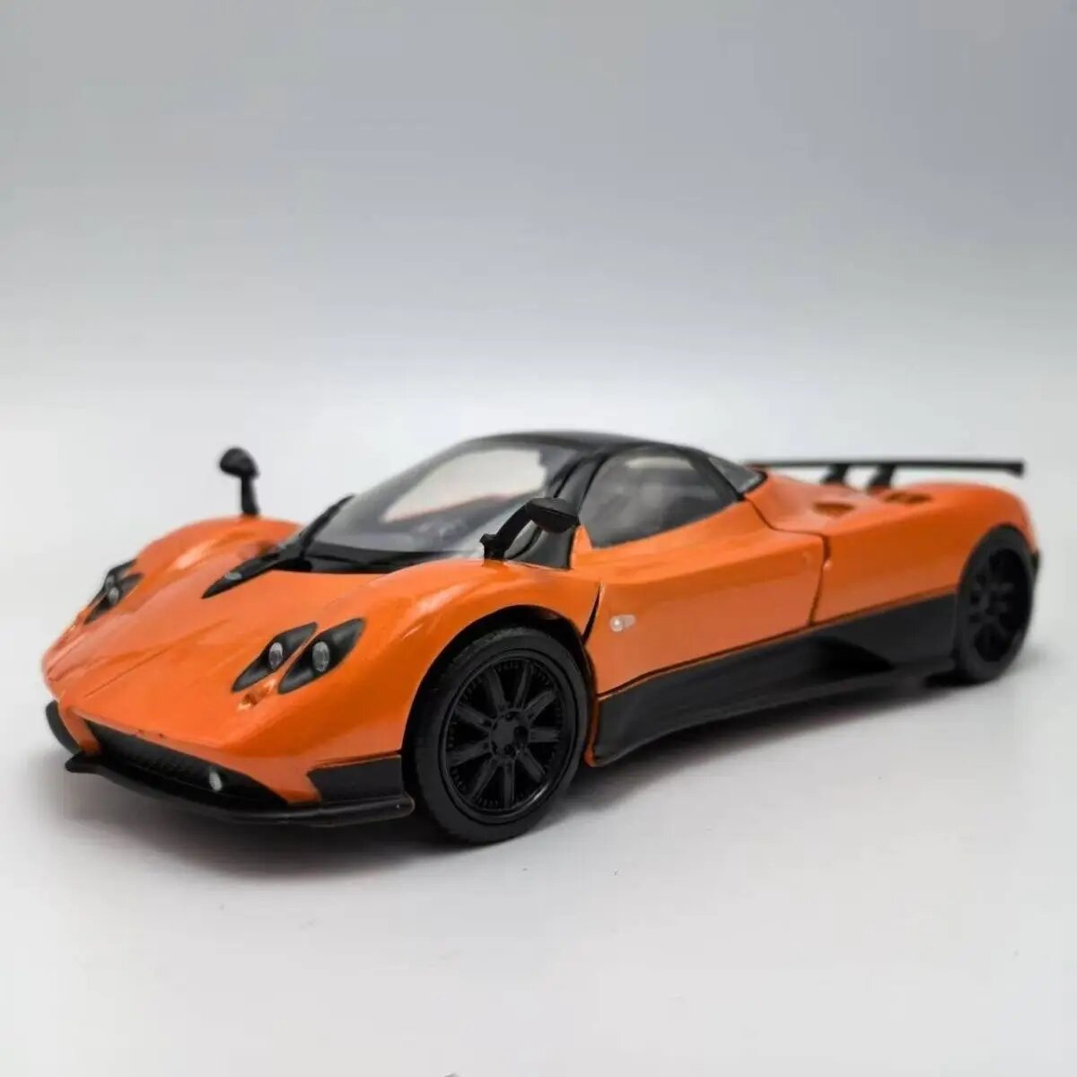 Модель автомобиля DuBeeBee Pagani Zonda F 1:24 Оранжевый, Orange