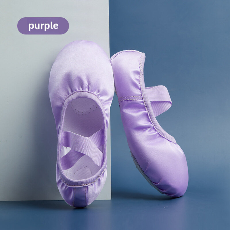 Спортивные туфли