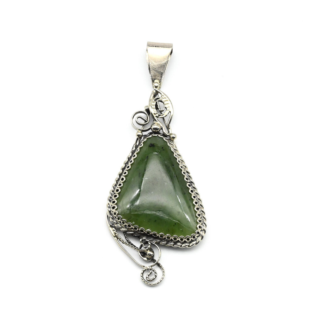 Подвеска, нефрит