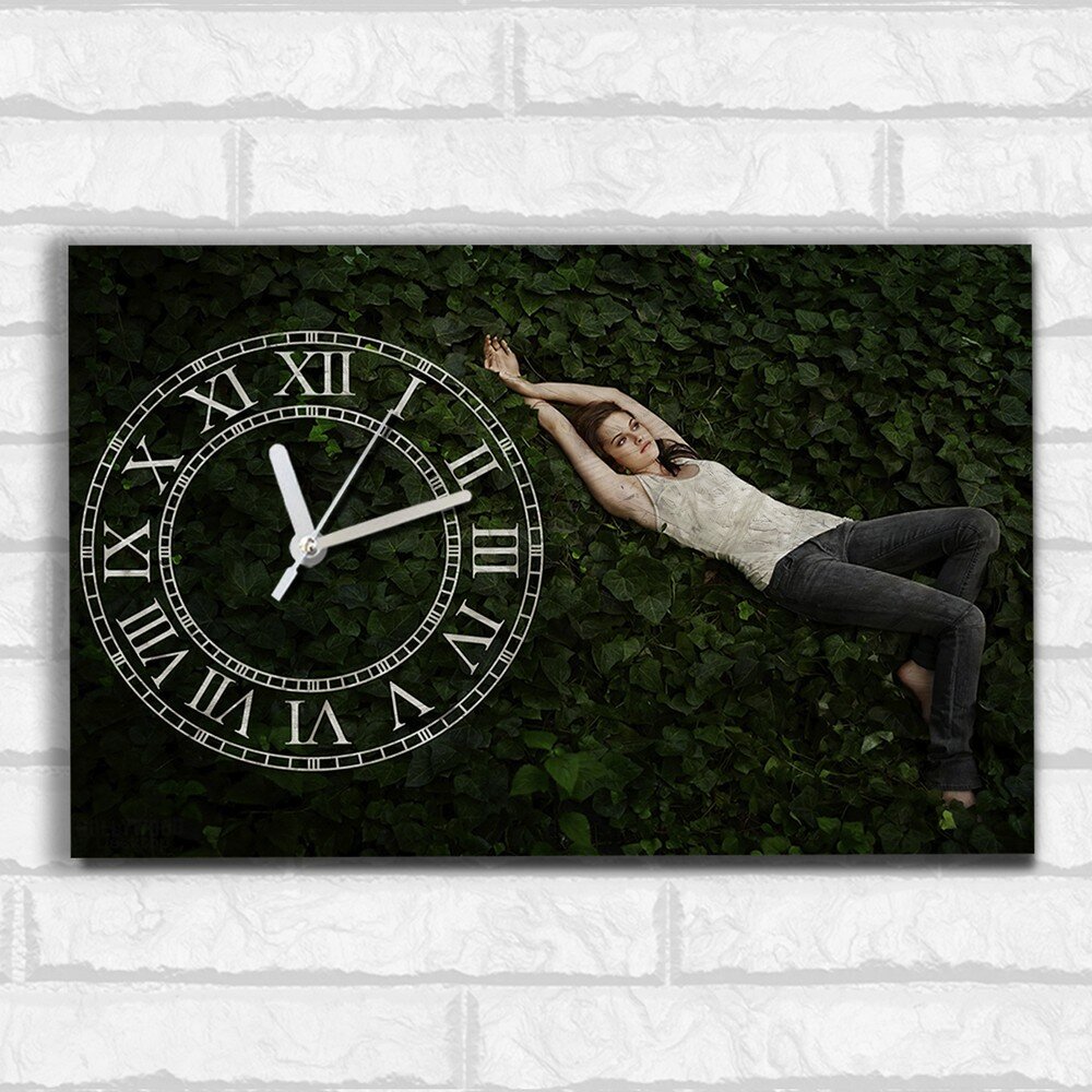 Настенные бесшумные часы ОСБ со смещенным циферблатом фильм сумерки (белла, эдвард, джейкоб, каллены, twilight) - 2238