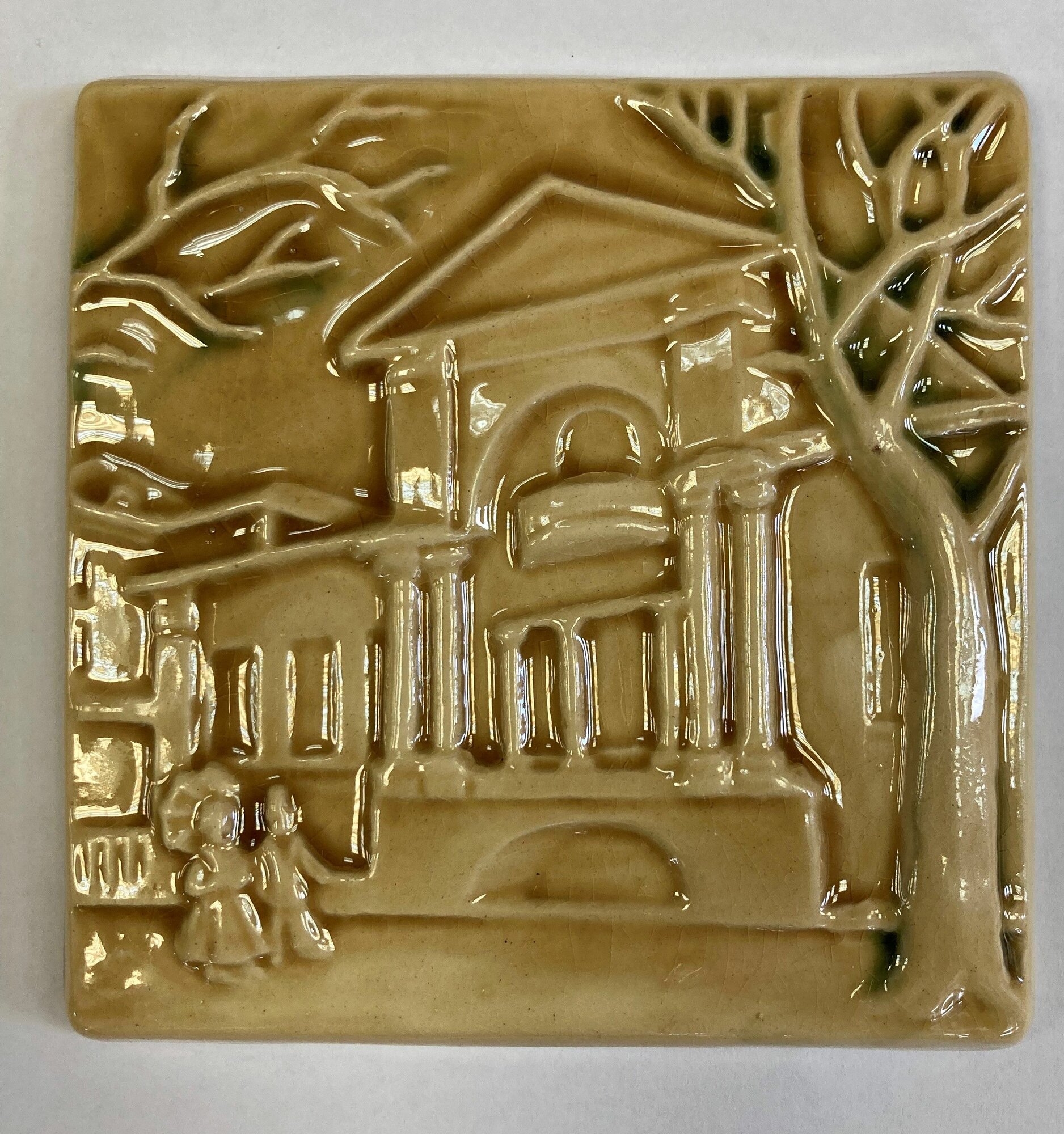 АРТ-Салон на Октябрьской плакетка "Музей Орлова" 12х12х2 см, мастерская майолики Павловой и Шепелева