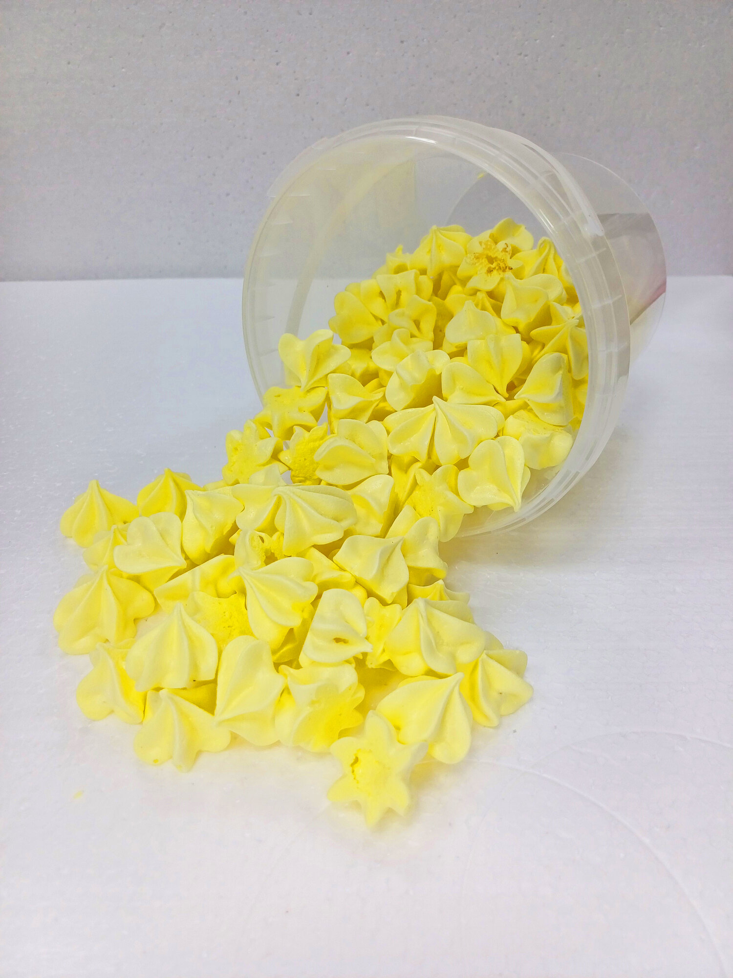 Сахарные мини-безe Арт Кейк, желтый цвет, ручная работа, ванильный вкус, 90г