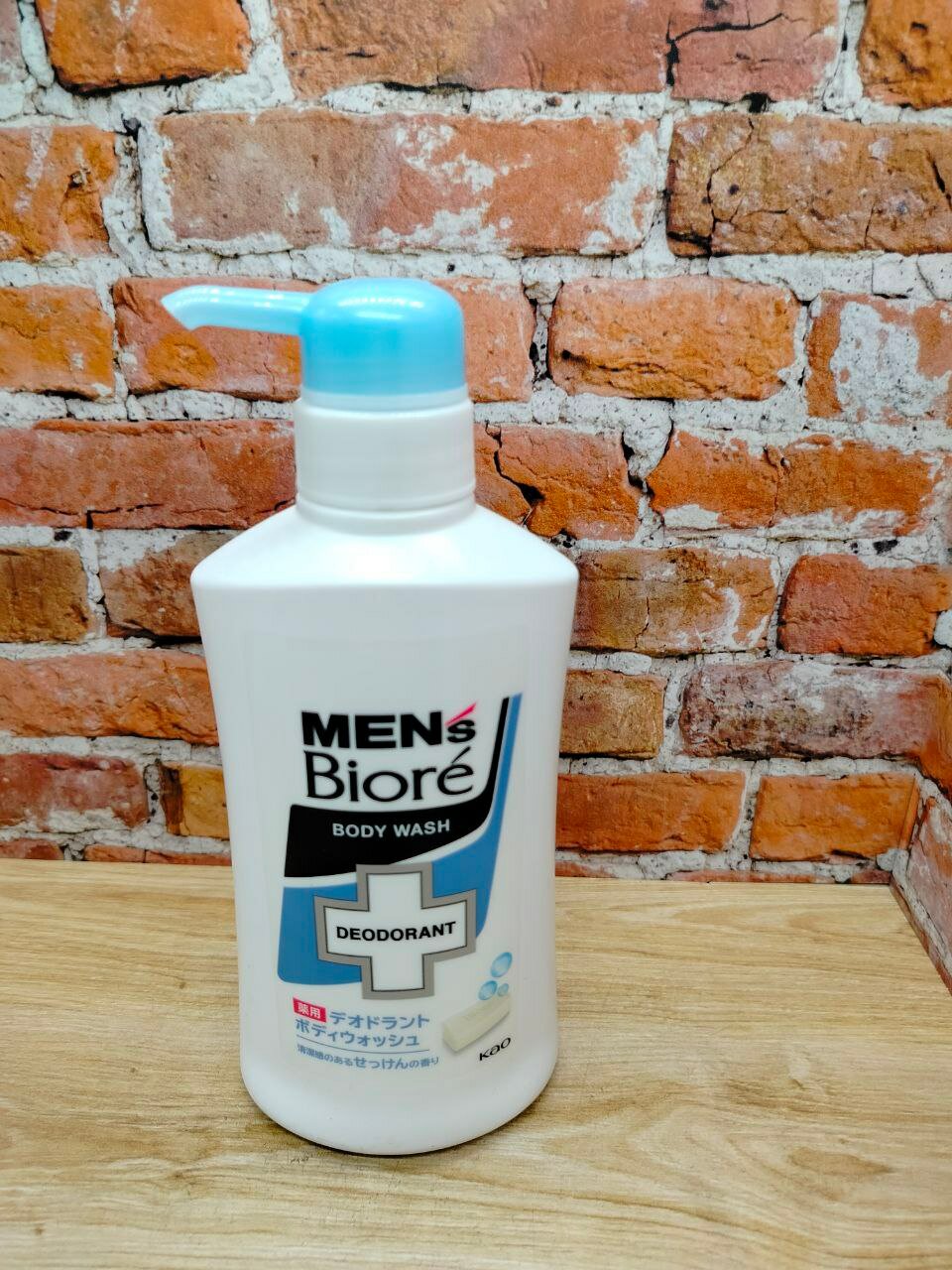 Kao Men's Biore Мыло для тела пенящееся мужское с противовоспалительным и деодорирующим эффектом с ароматом мыла 440 мл с дозатором