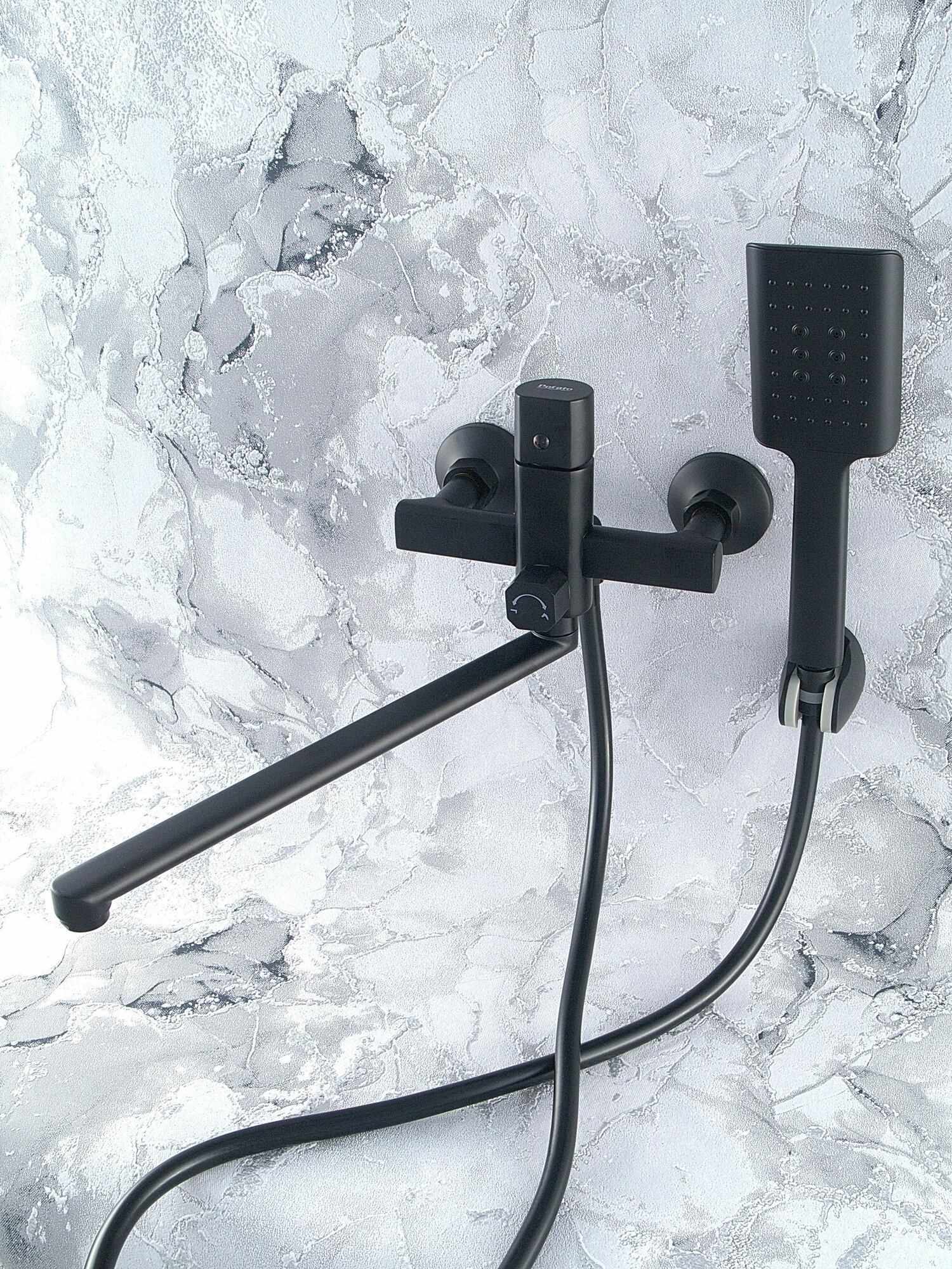 Смеситель для ванны с душем Potato P22360BL с длинным изливом, кран в ванную, черный