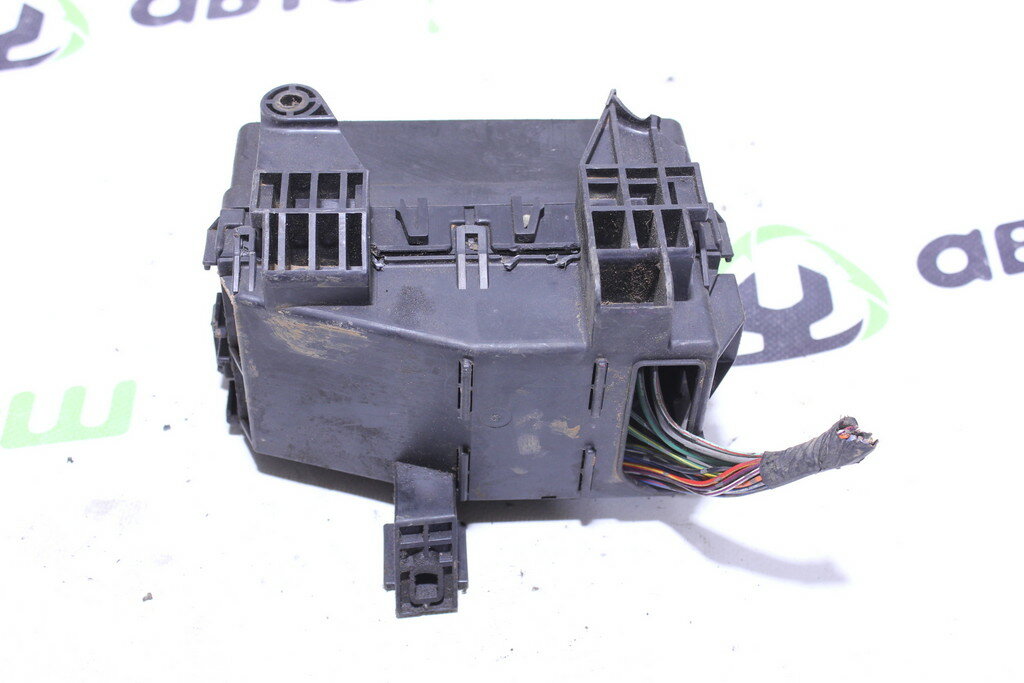 Блок предохранителей NISSAN Almera N15