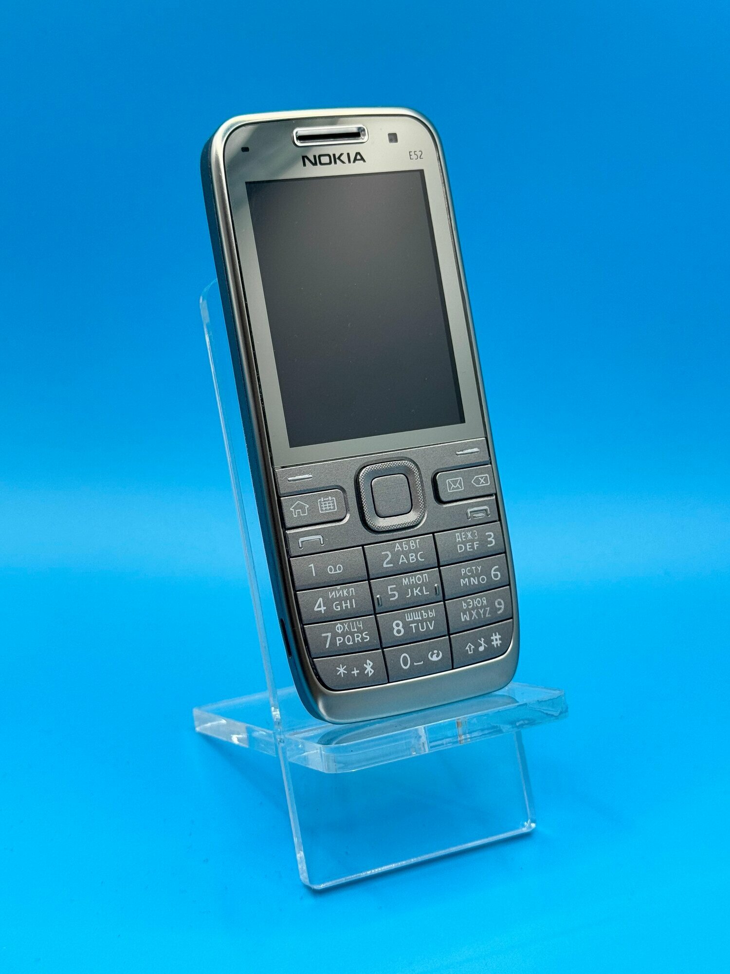 Мобильный телефон Nokia E52
