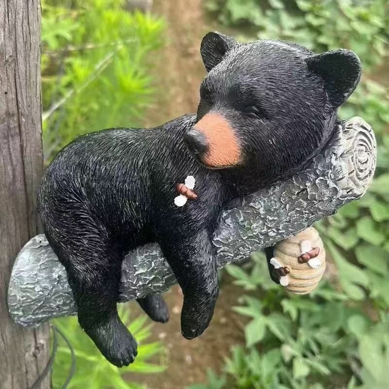Садовые статуи. Спящий медведь