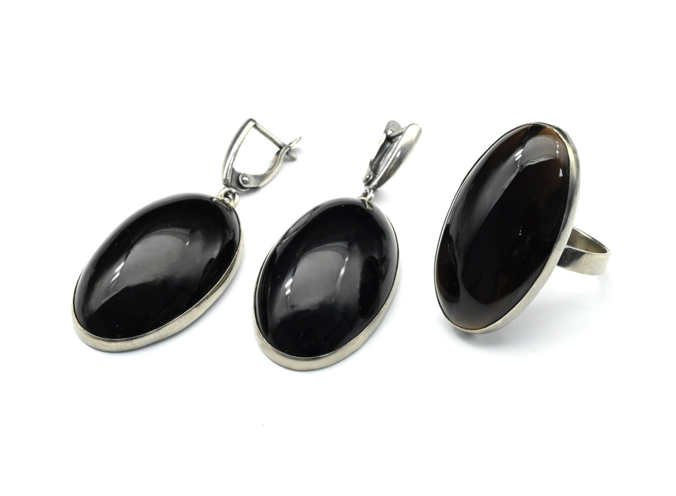 Комплект бижутерии: кольцо, серьги