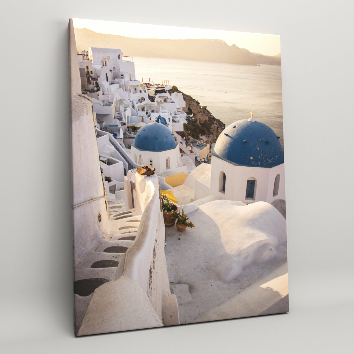 Картина на холсте (интерьерный постер) "Белый город Санторини №2" архитектура, с деревянным подрамником, размер 45x60 см