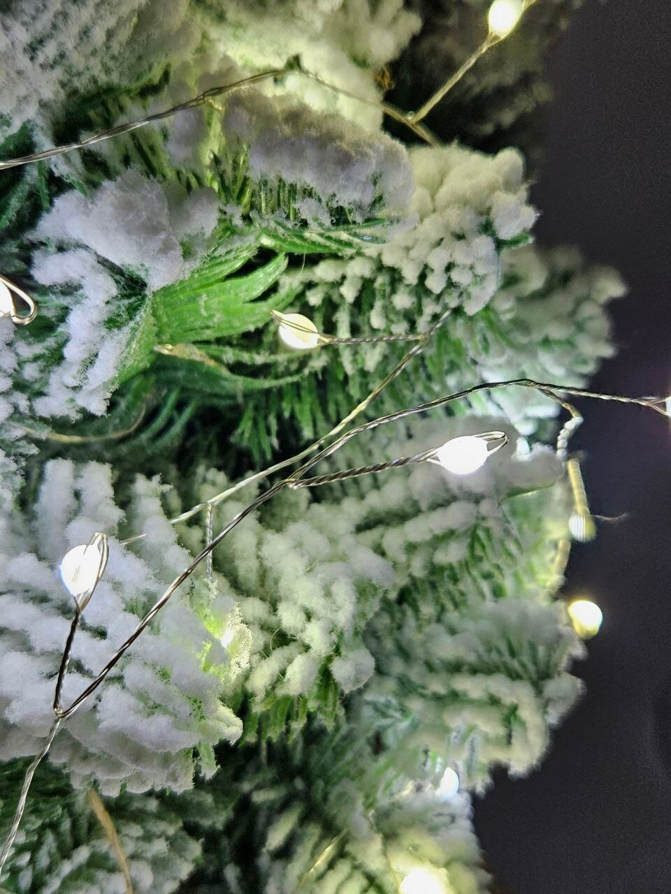 Новогодняя гирлянда светодиодная - Линия/Хвойная лапа, 200 LED, белая, прозрачный провод 10 метров, 8 режимов