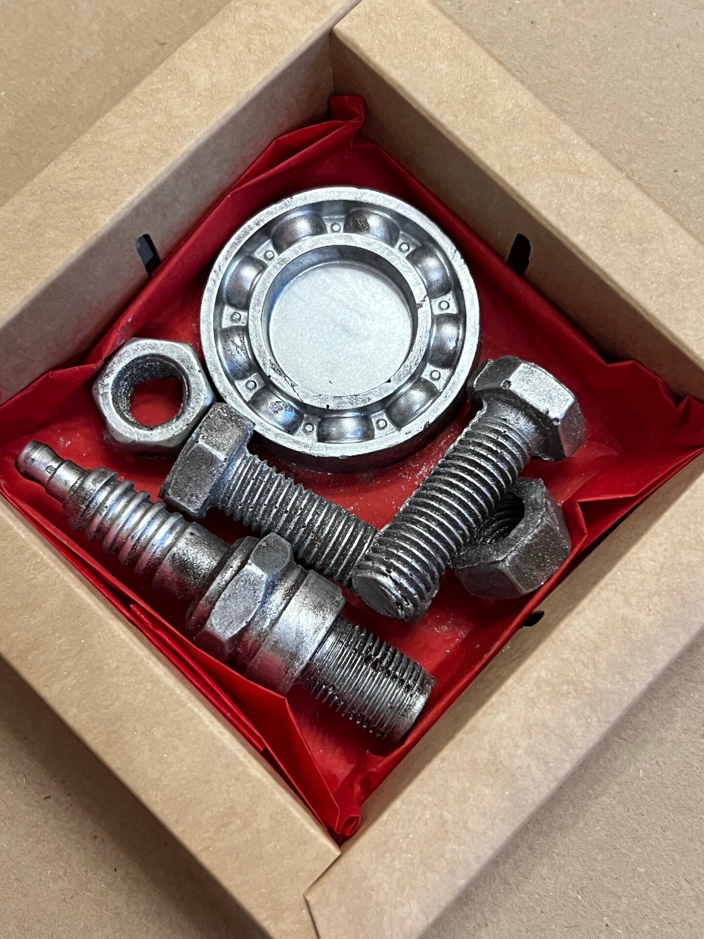 Шоколадный набор "Строительные мини фигуры", молочный шоколад, ручная работа