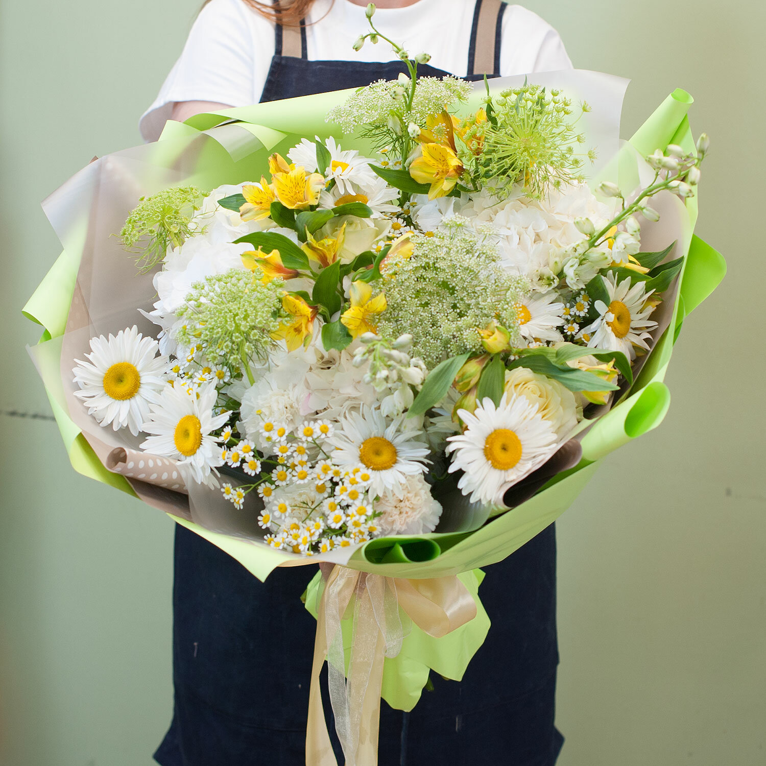 Букет цветов Charlotte "Солнечный янтарь", ассорти, 7 цветов, 50 см