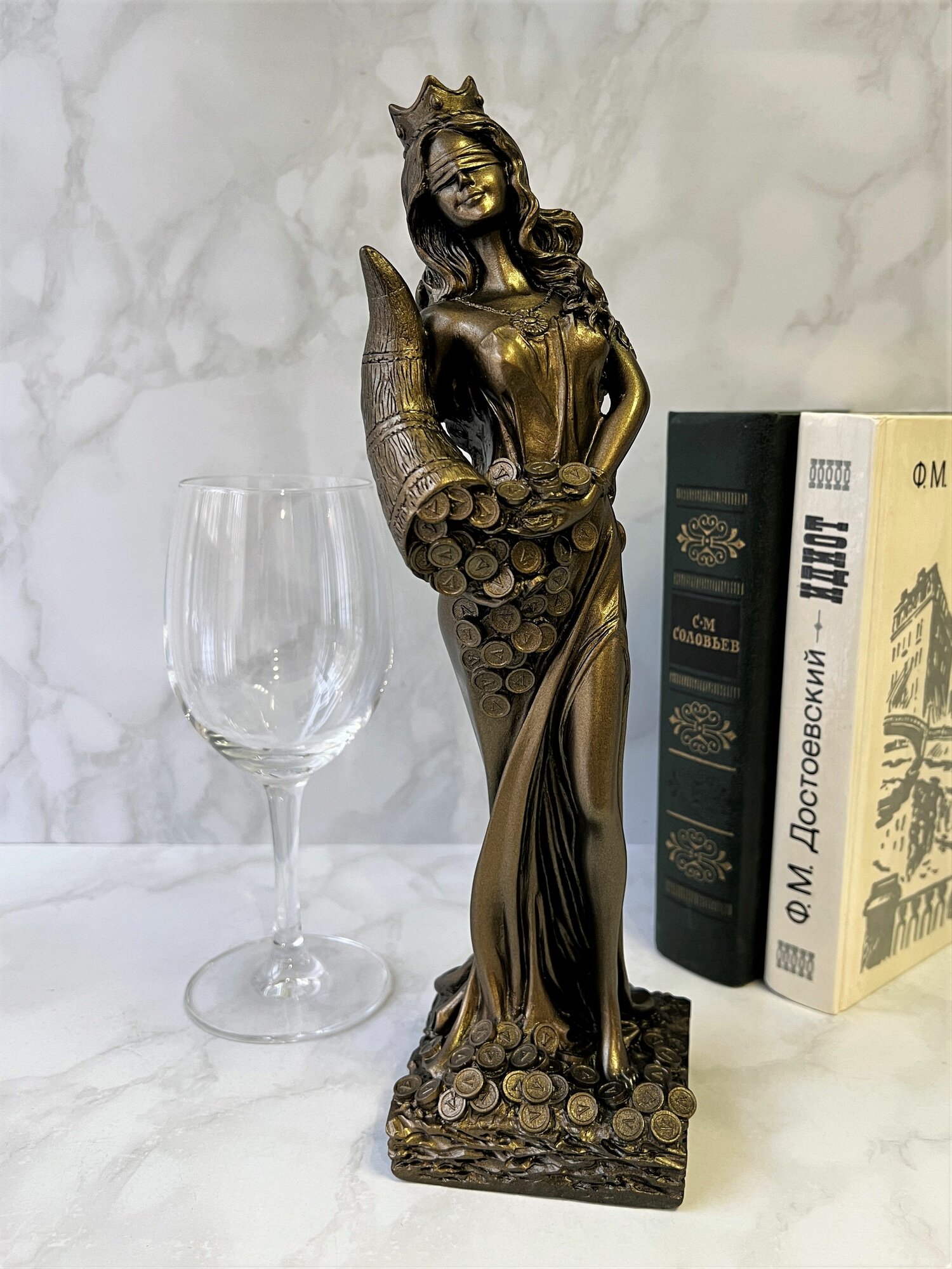 Статуэтка Фортуна богиня удачи, высота 30 см. Цвет Бронза. Материал Гипс