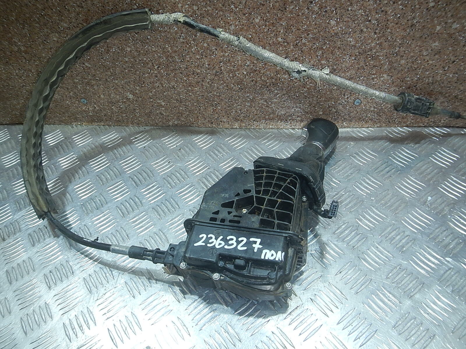 Б/У Кулиса КПП, Volkswagen (Фольксваген)-POLO (SED RUS) (11-) VOLKSWAGEN POLO (Sed RUS) (11-) задиры 236327 VAG арт. 6R1...