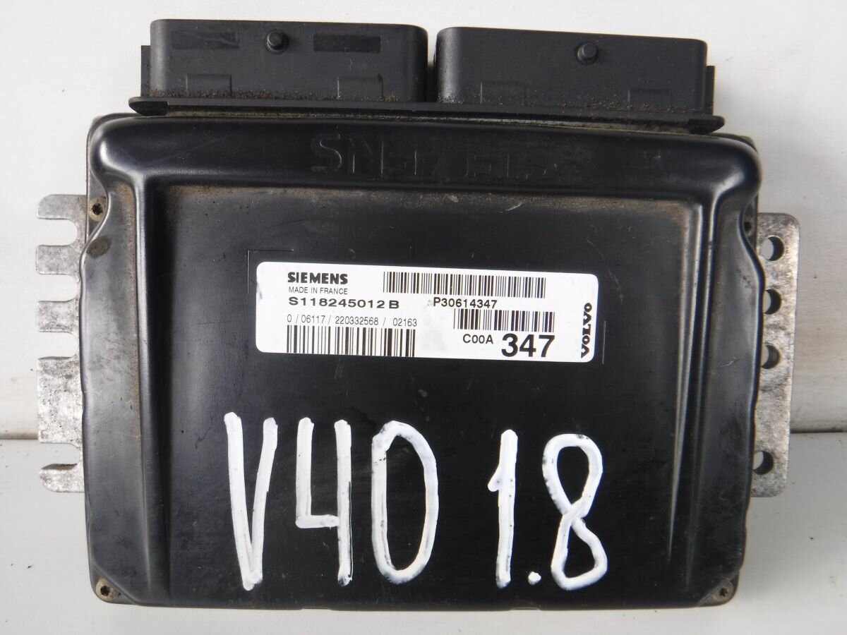 Блок управления двигателем Volvo V40 I рестайлинг (1999—2004) 30614347