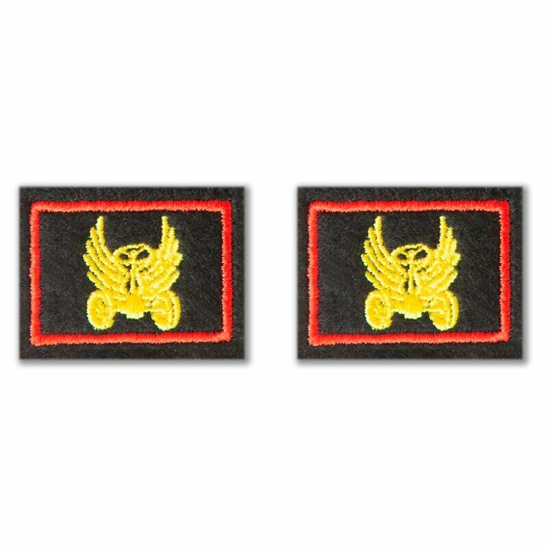Петлицы Автомобильных войск с красной рамкой на чёрном материале. С липучкой. Размер 35x25 мм по вышивке.