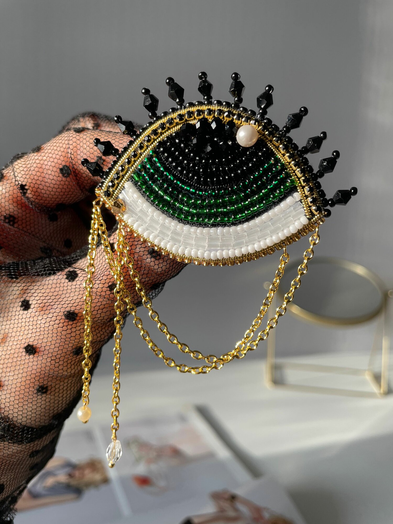 Брошь, жемчуг имитация, бисер, стразы, пластик, хрусталь