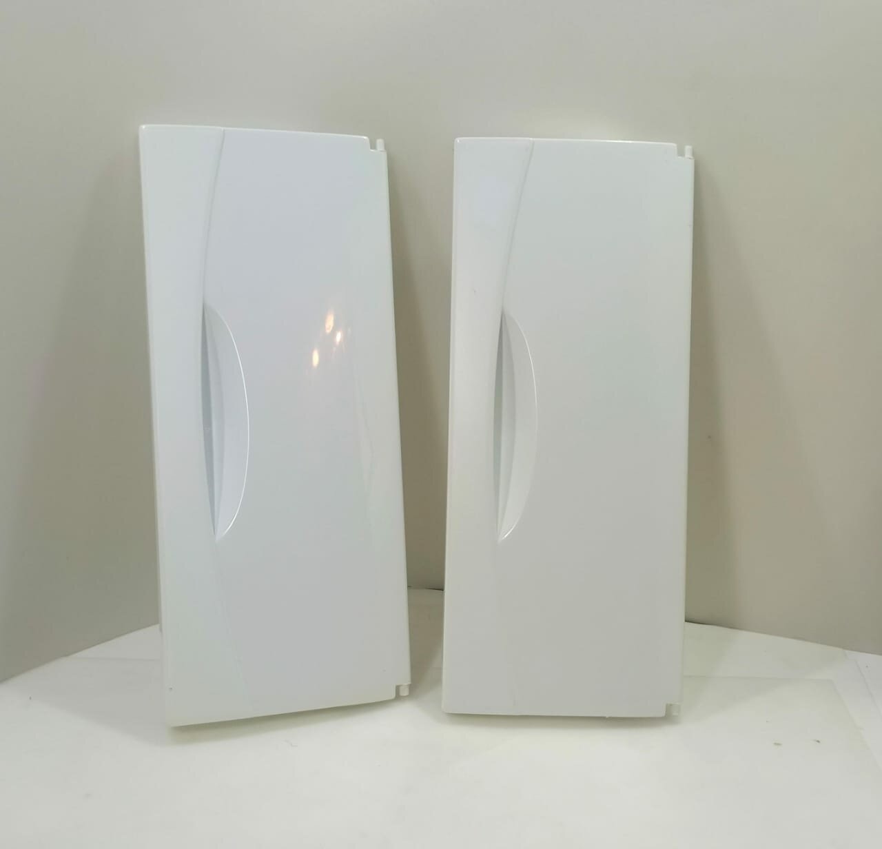 Комплект панелей (2шт) для ящиков морозильной камеры Indesit 167 NF, 440x190мм. Цвет белый