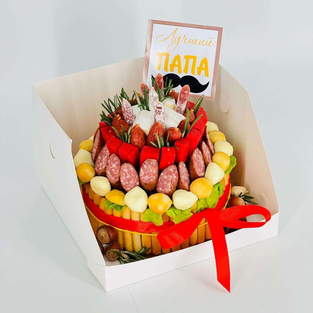 Подарок для папы. Букет из сыра и колбасы. Бенто торт колбасный