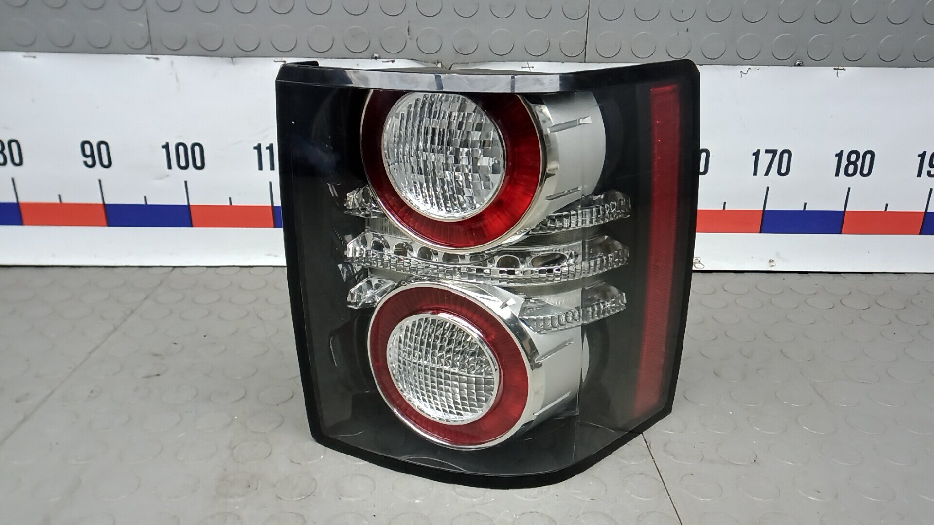 Фонарь задний правый LAND ROVER RANGE ROVER 3