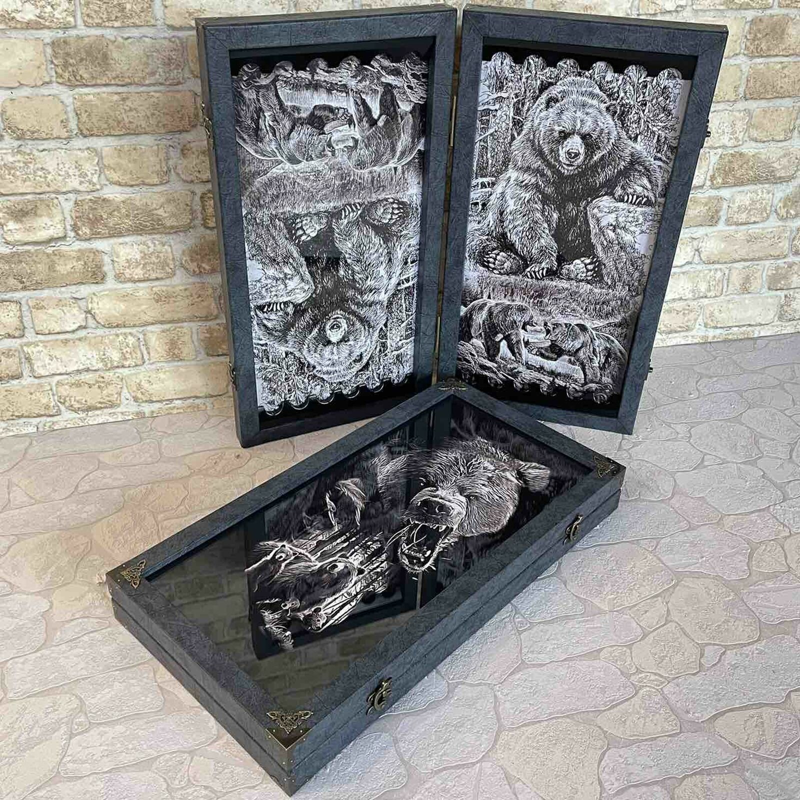 Нарды подарочные "Яростный Медведь", большие 60 на 60 см, из натурального дерева, игровое поле под стеклом