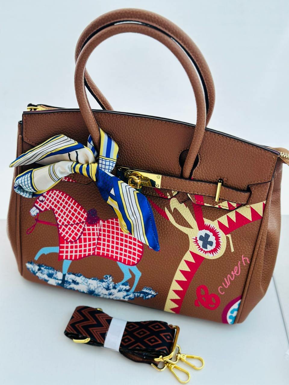Сумка тоут актуальная сумка с интересным принтом в виде лошадки