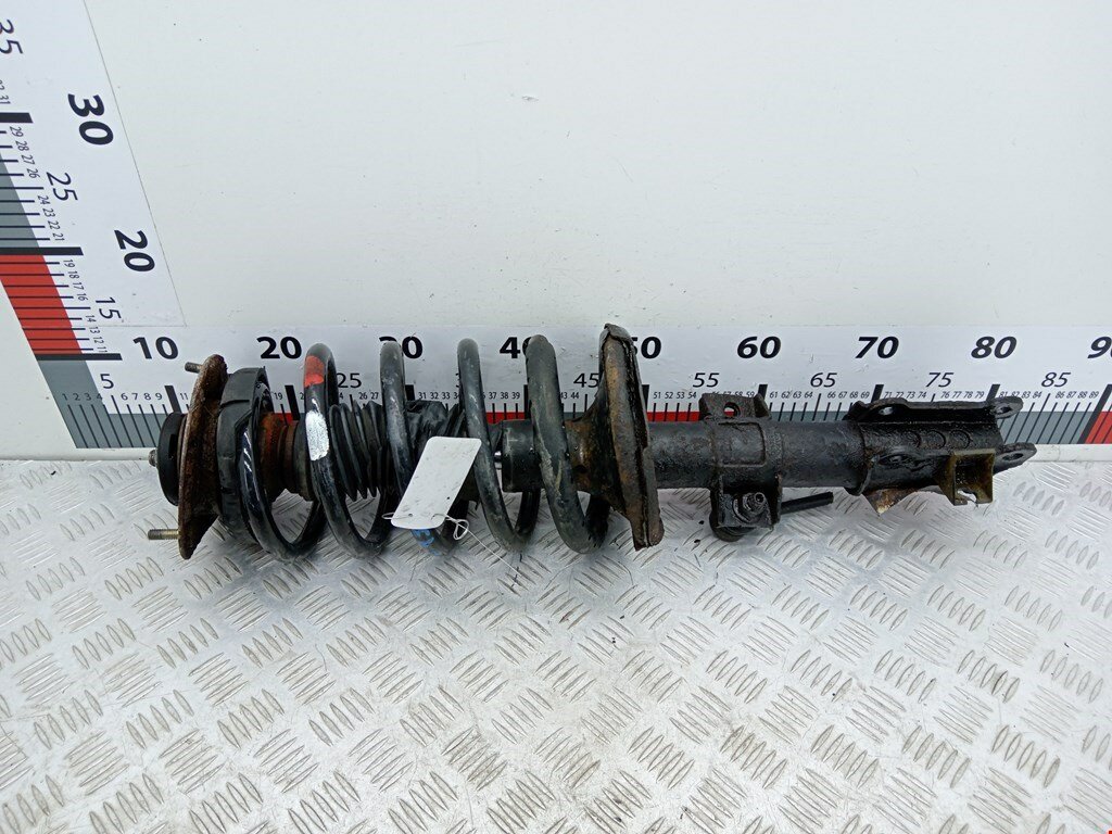 Стойка амортизатора переднего правого Volvo XC90 1 30776718 арт. 1964534