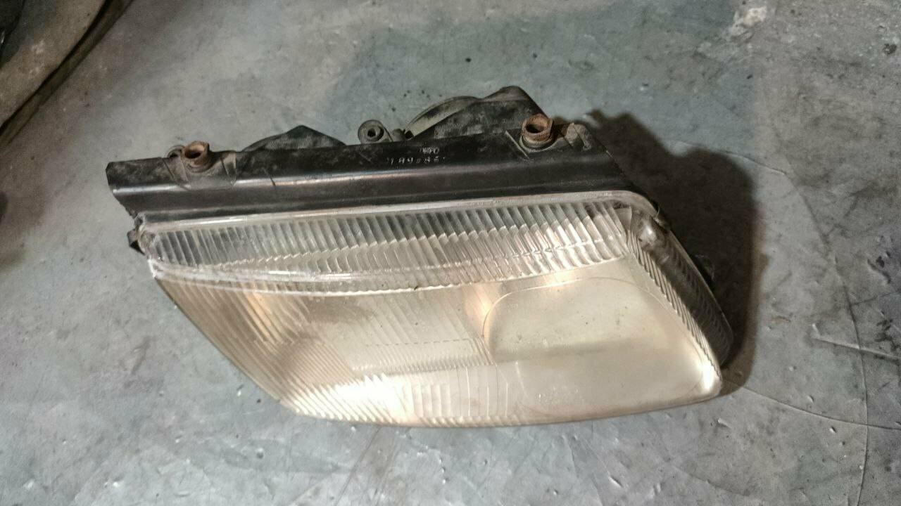 Фара правая Volkswagen Passat B5 1997 081411101R