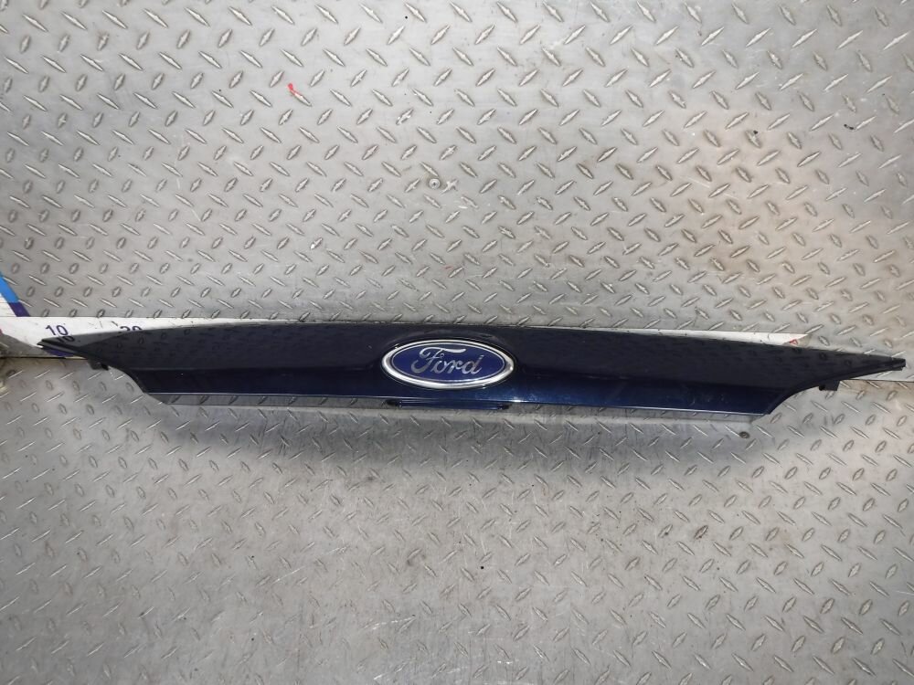Накладка двери багажника Ford Focus III 1737489