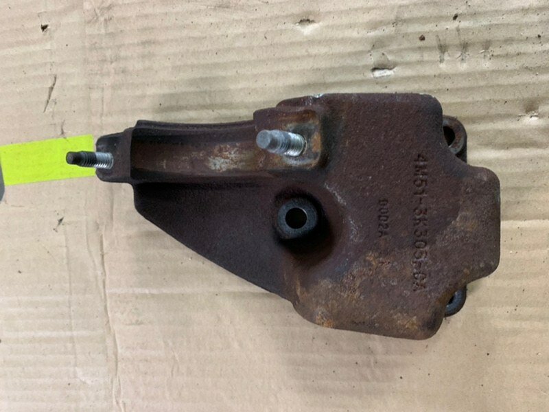 Кронштейн промежуточного вала Ford Focus CB4 1.8 QQDB 2007 (б/у) 1324167