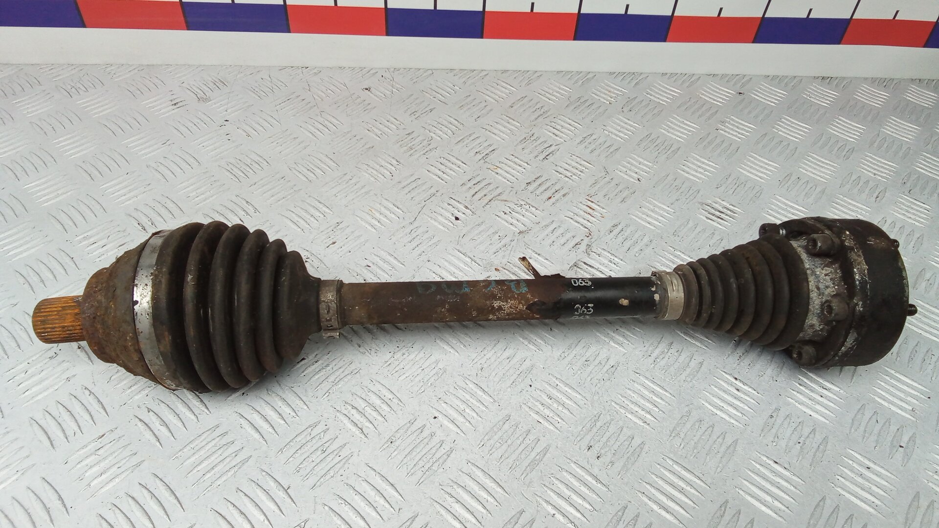 Привод передний левый VOLKSWAGEN PASSAT B7, Номер 1K0407271LB, 1K0407763KX