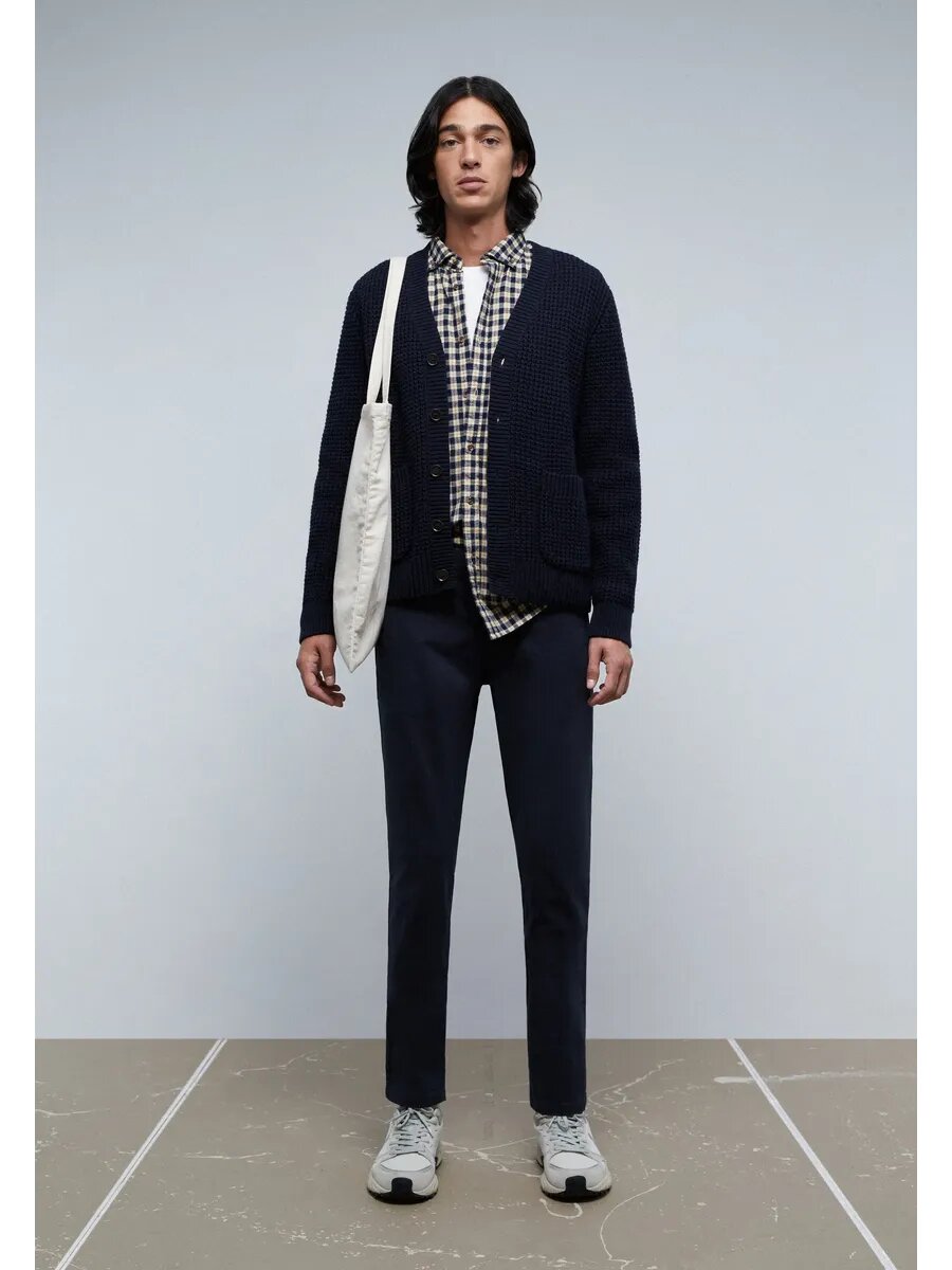 Брюки чинос