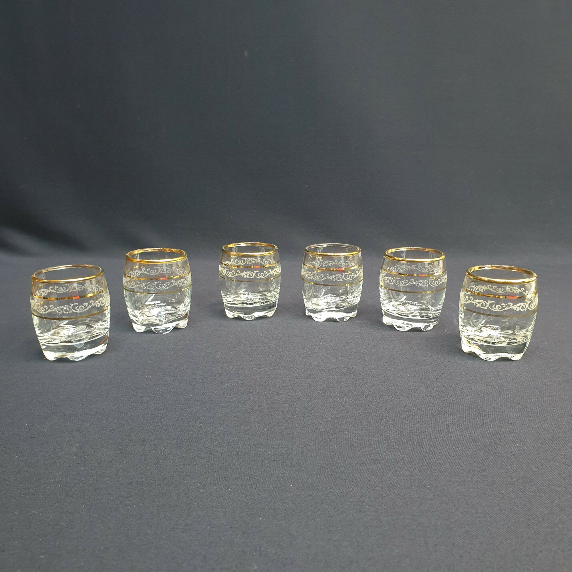 Набор стопок 6 шт, стекло - насыпное стекло, позолота, 100 мл. Винтаж, СССР.