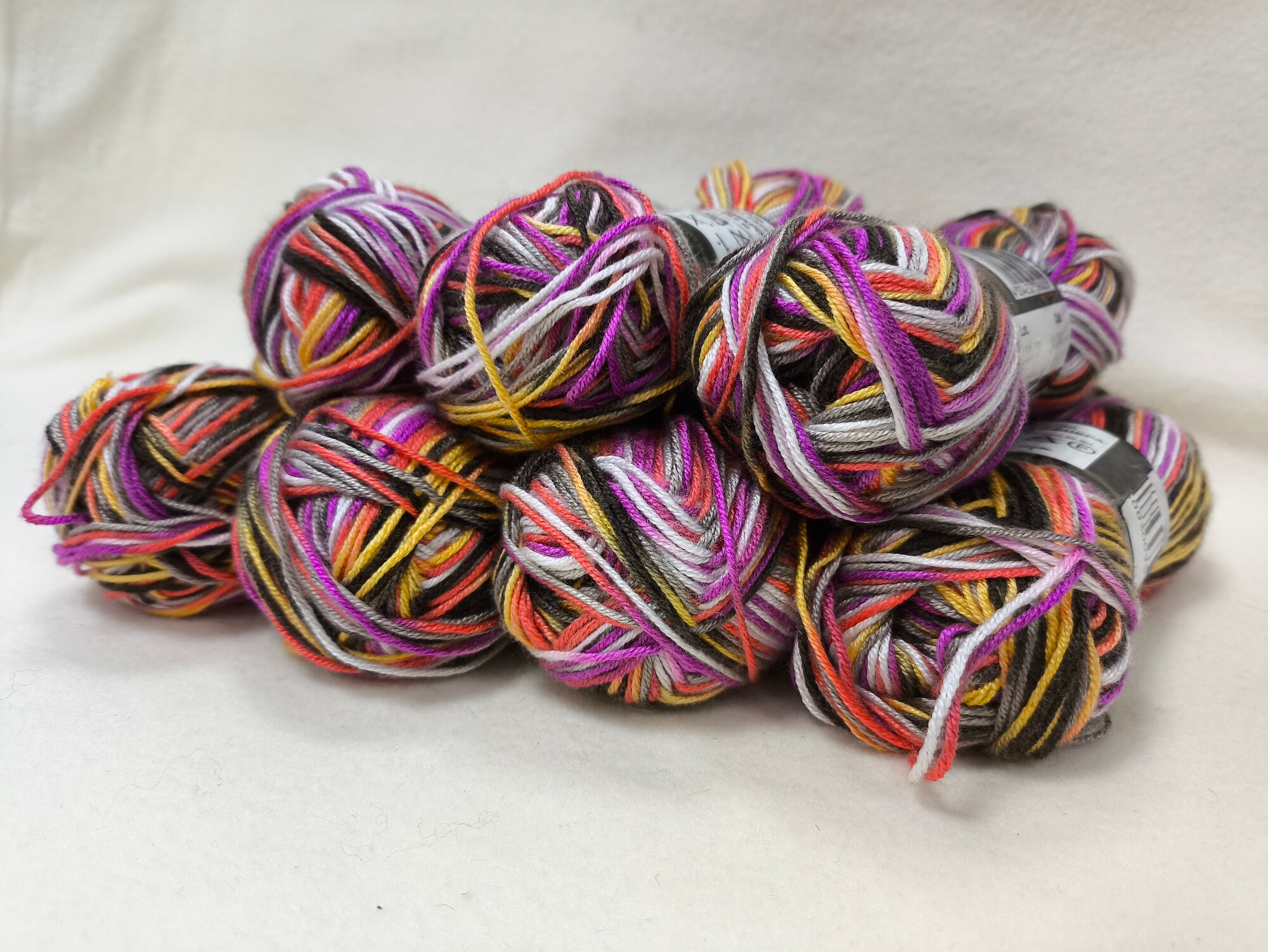 Пряжа Magic "Микрофибра Принт" 100% микрофибра 50г 152м производство Германия упаковка 6шт