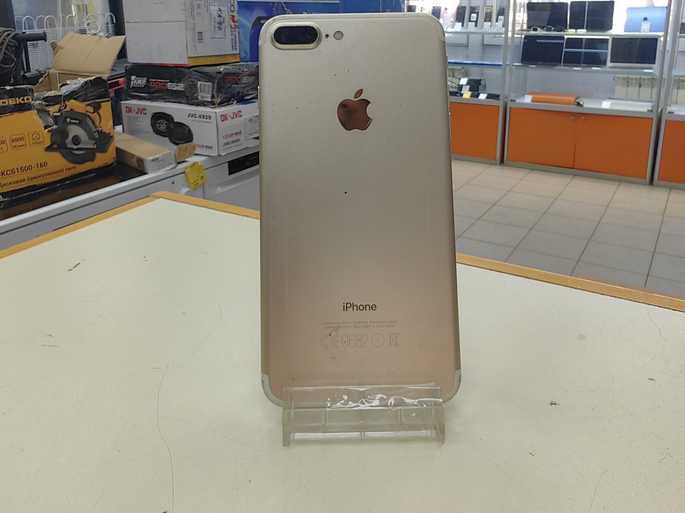 Смартфон Apple iPhone 7 Plus 32Gb — фото 1