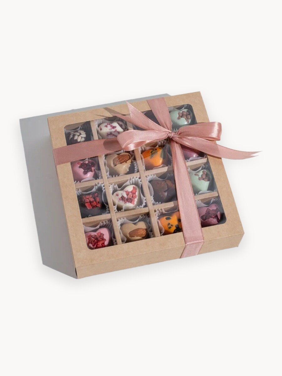 Подарочный набор 16 конфет в виде сердец ручной работы от choco. cake. hand.