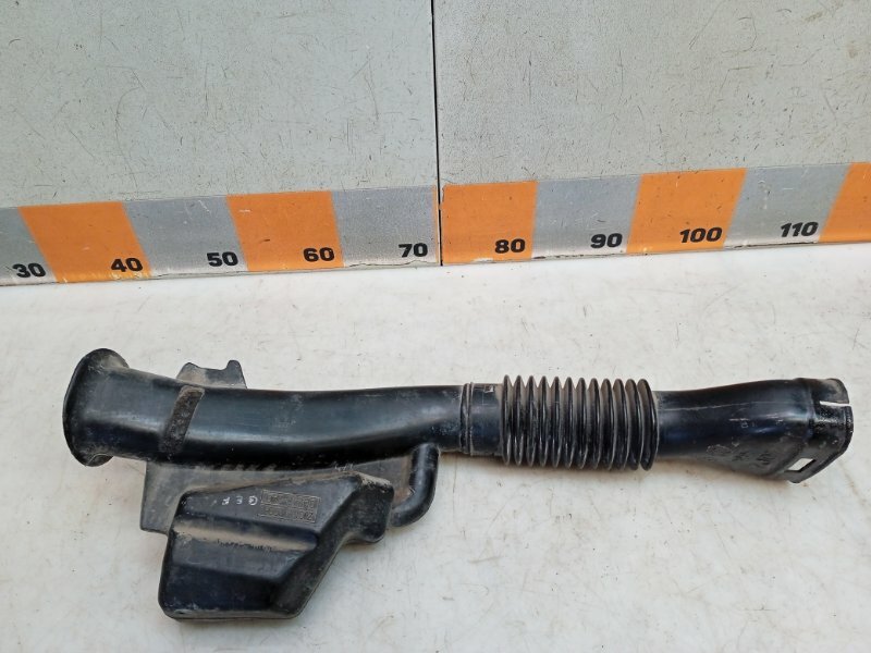 Б/У Мазда Демио DY Воздухозаборник Mazda Demio 2002 DY 345215 MAZDA арт. ZJ0113200B