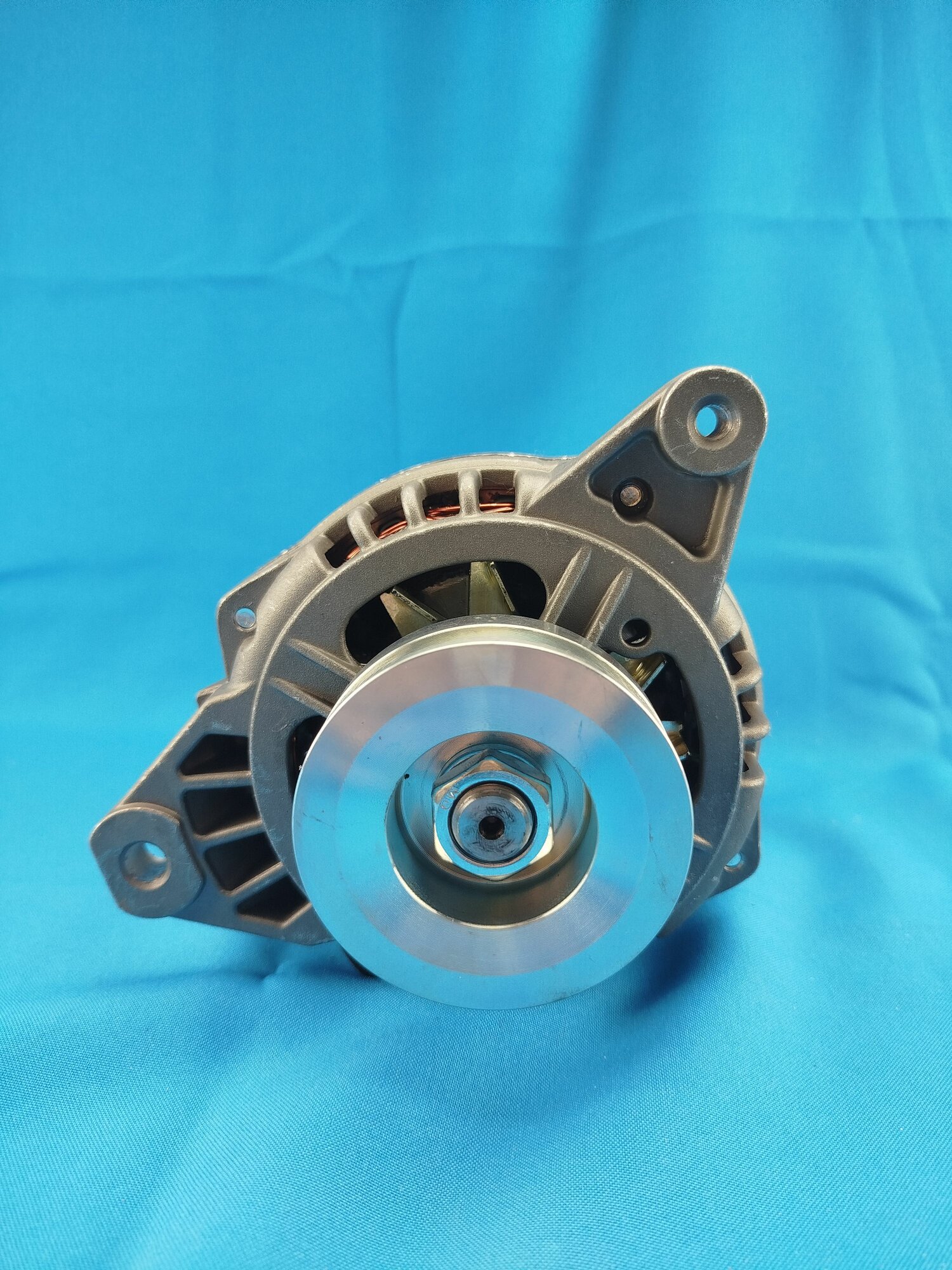 Генератор "HOFER" для автомобилей ГАЗель 4216дв. УАЗ, УМЗ шкив 10мм (90А)