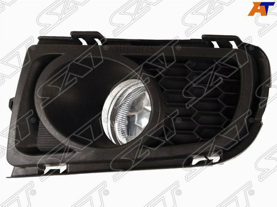 SAT ST-216-2004L Фара противотуманная (Слева) Mazda 3 08-13 / 6 05-08