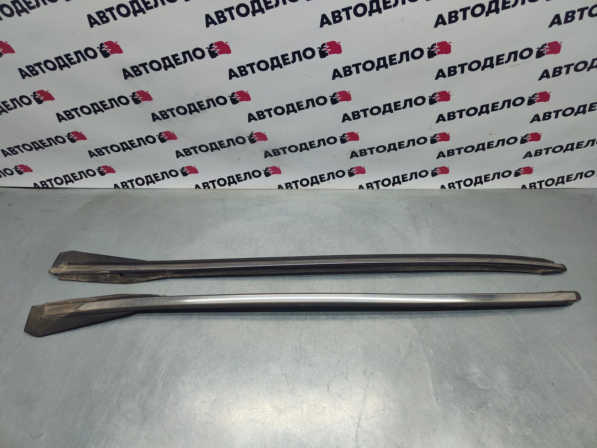 Молдинги лобового стекла Mitsubishi Lancer 6 1991г