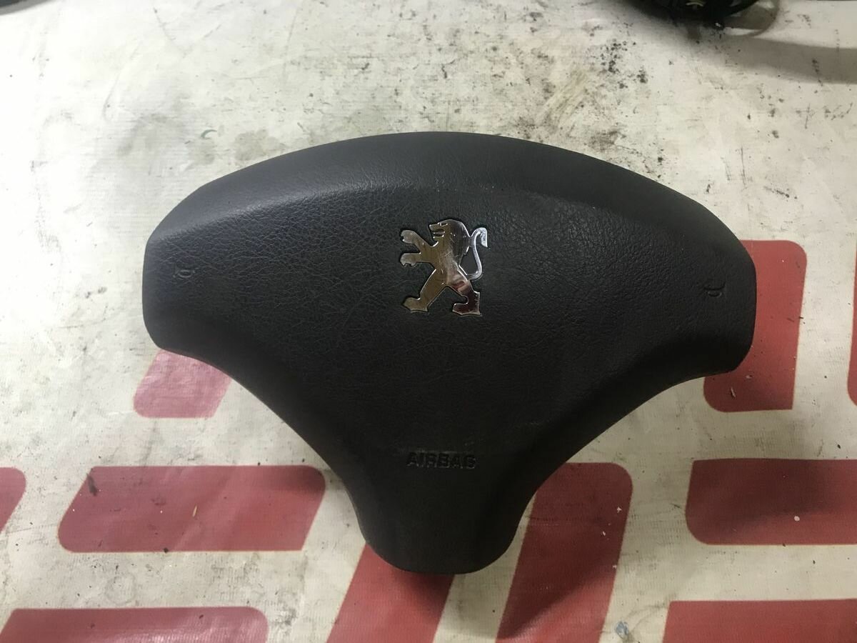 Подушка безопасности в рулевое колесо Peugeot 3008 I (2009—2013) 4112PF