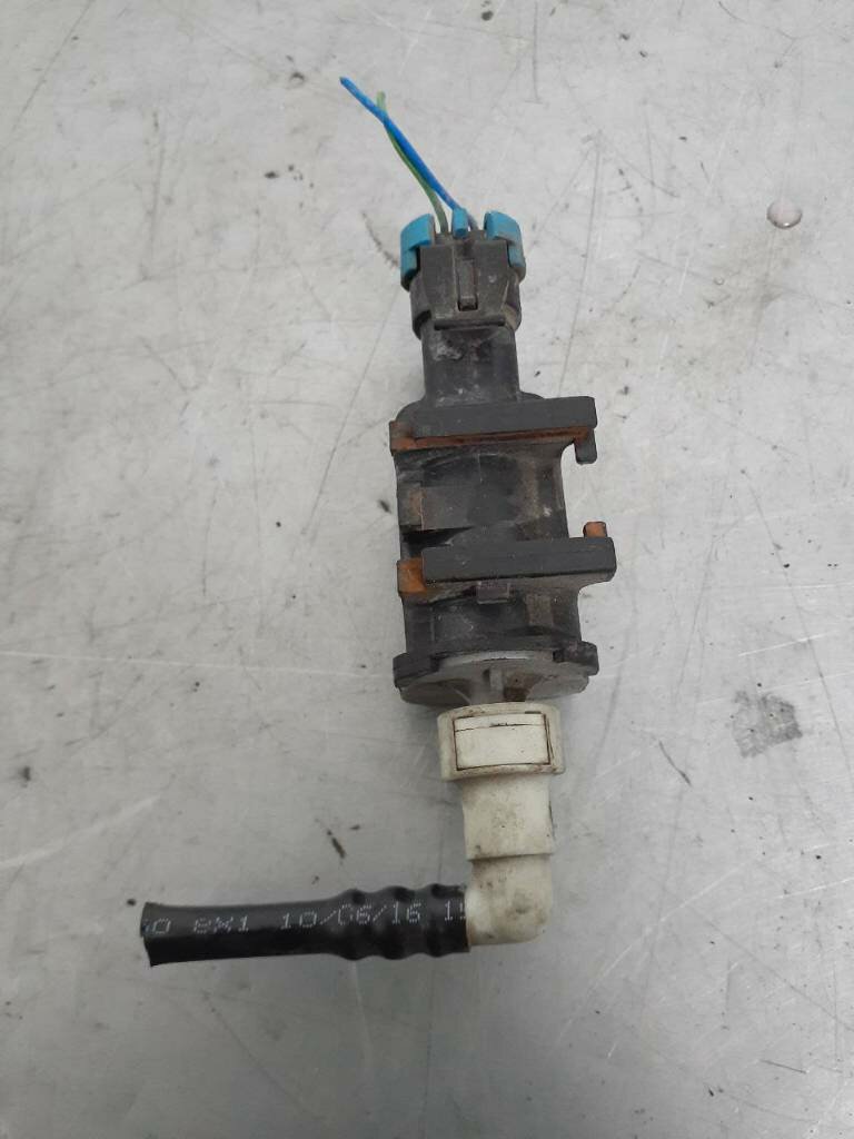 Электромагнитный клапан Chevrolet Spark M300 2012 12606684