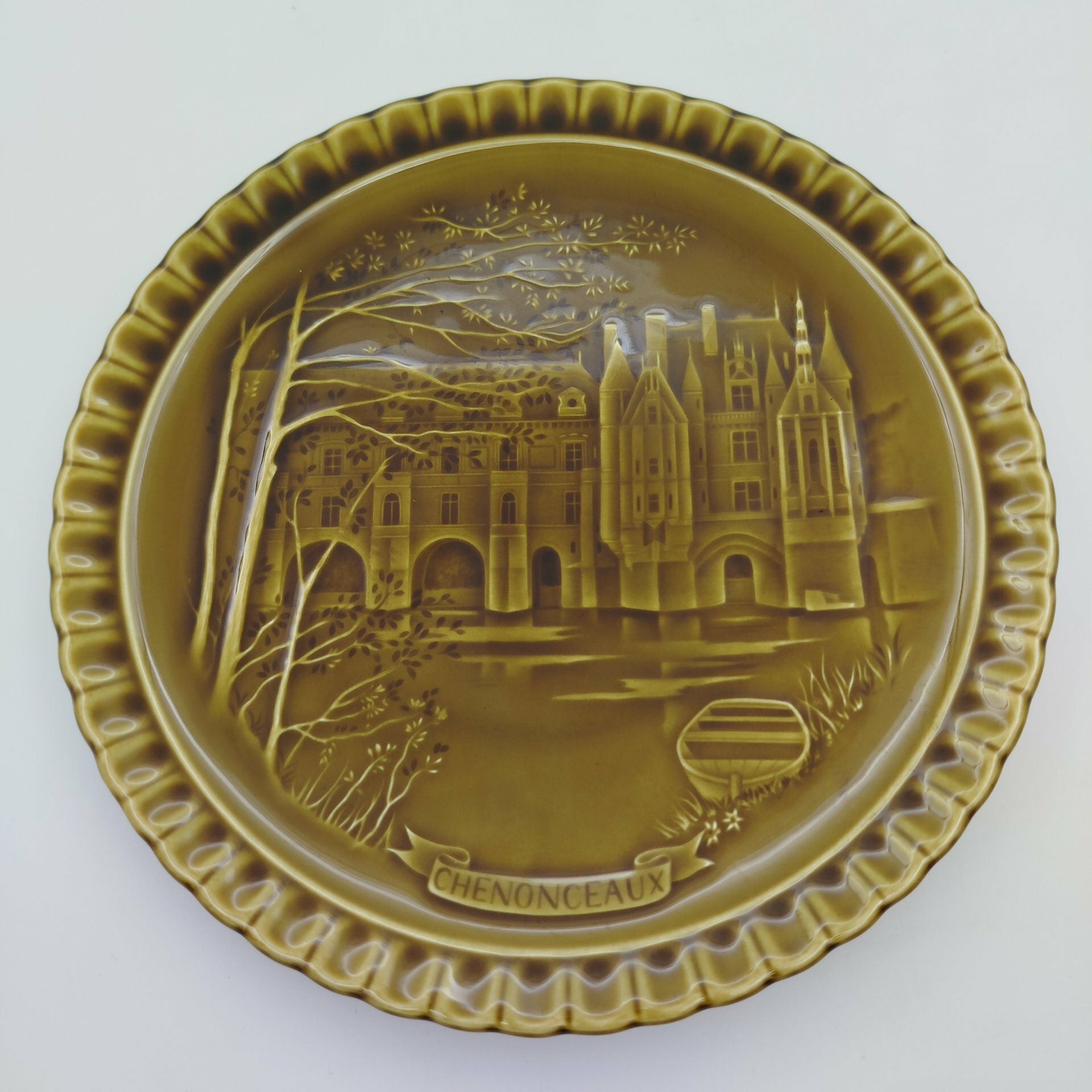 Декоративная тарелка из серии "Замки Франции" (Chenonceaux), Gien, керамика, глазурь