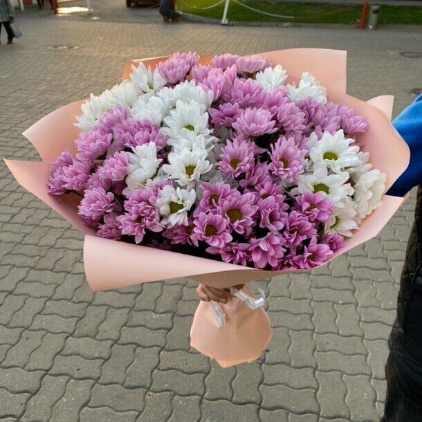 Букет Well Flowers, кустовые хризантемы, XXL, дизайнерская упаковка, 15 цветов, букет свежих цветов