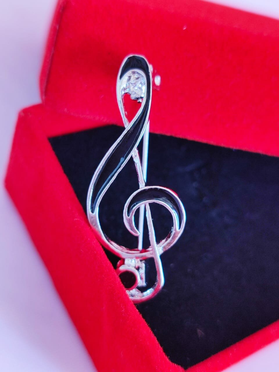 Брошь, эмаль