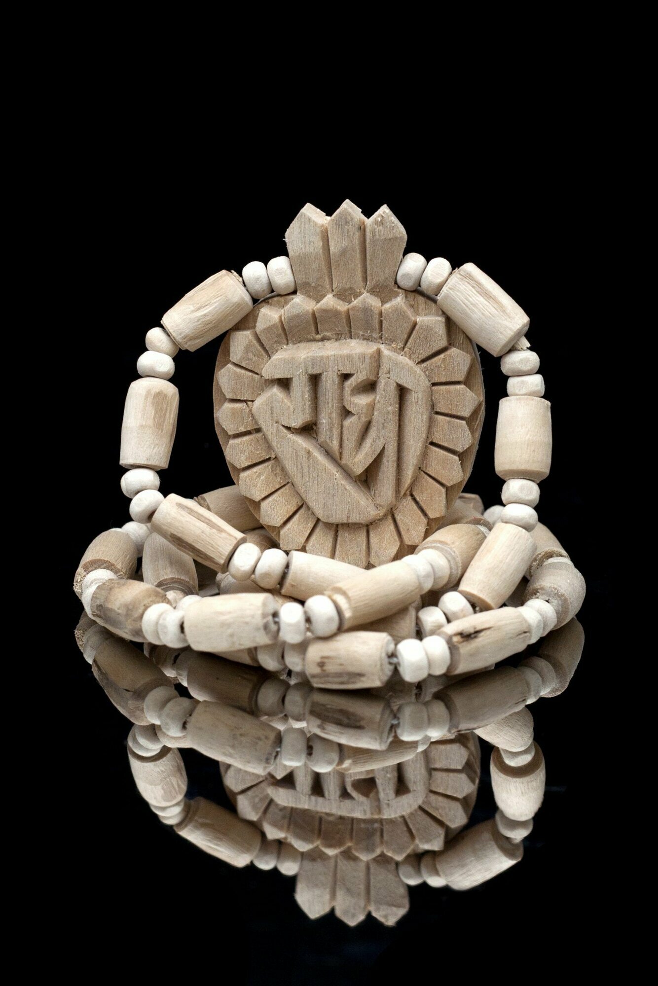 Бусы, дерево